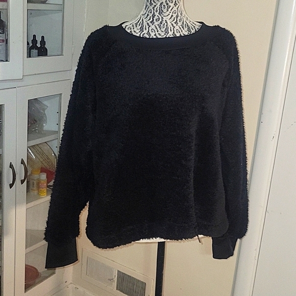 New York Laundry | Sweaters | New York Laundry Essentials Black Plush ...